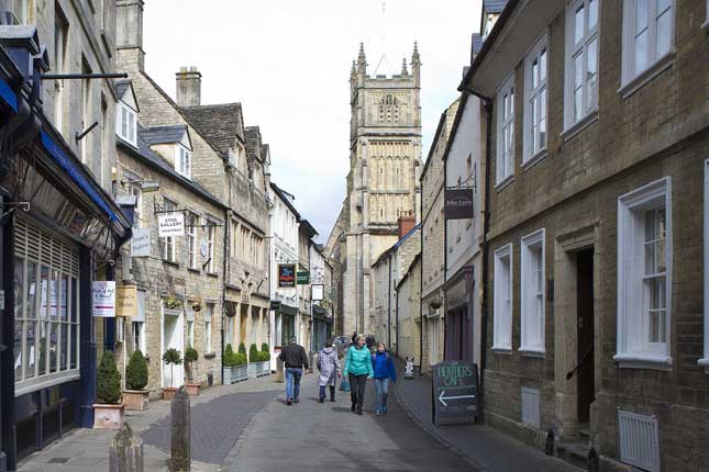 11 Most Beautiful Cotswold Villages to Live