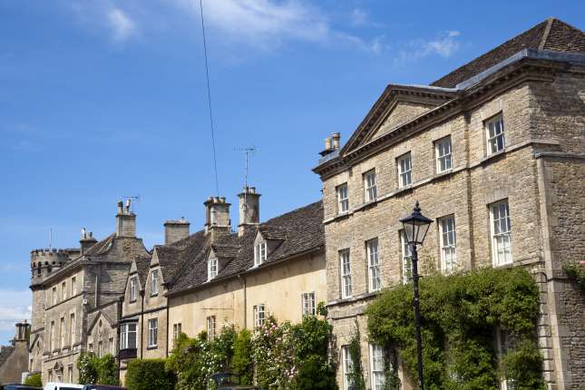 11 Most Beautiful Cotswold Villages to Live
