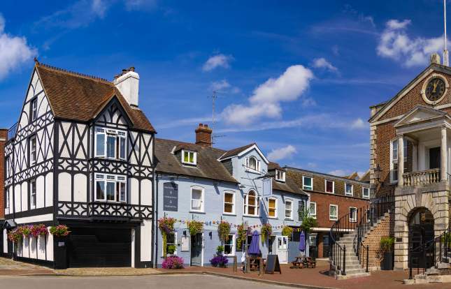 Complete Guide to Working and Living in Poole