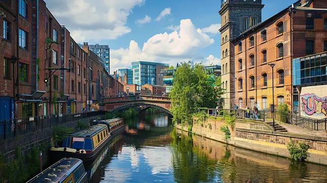 18 Best Places to Live in Mancester