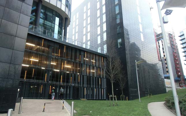 18 Best Places to Live in Mancester